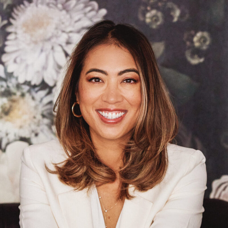 Book Elise Hu As A Speaker - VBQ Speakers