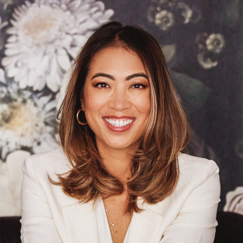 Book Elise Hu As A Speaker - VBQ Speakers