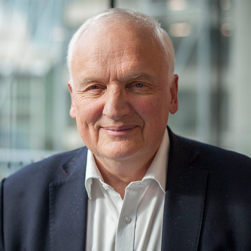 Book Nik Gowing As A Speaker - VBQ Speakers